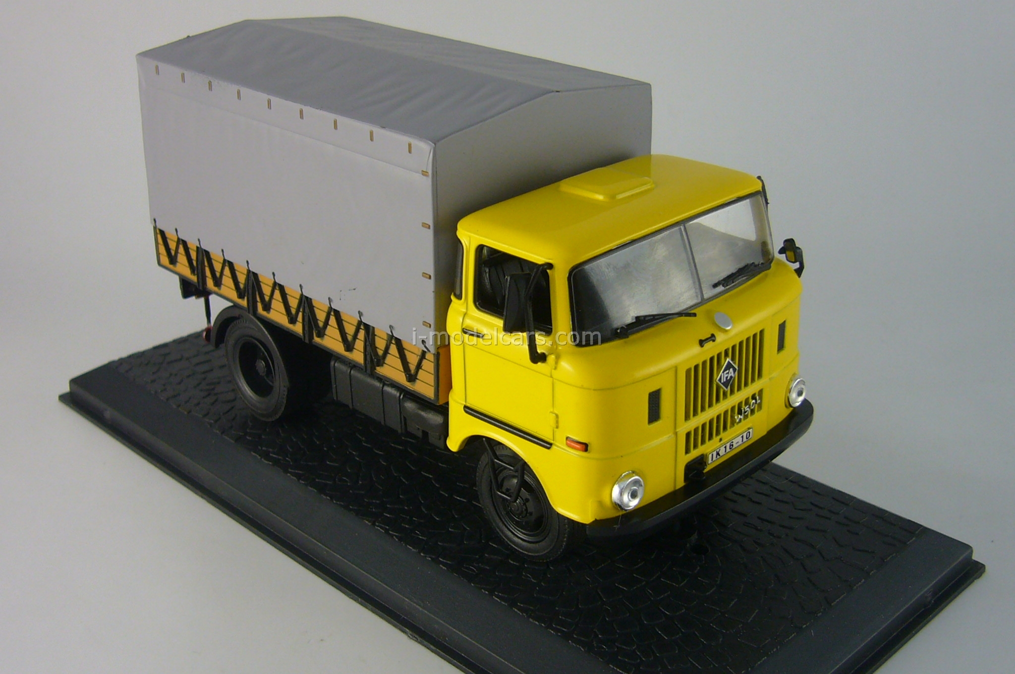 MODEL CARS IFA W50L Truck yellow Atlas 1:43